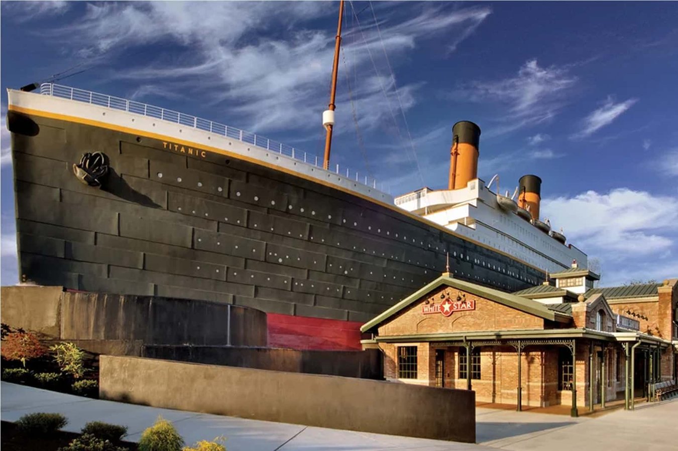 Plan Your Titanic Museum Visit: Locations & Information